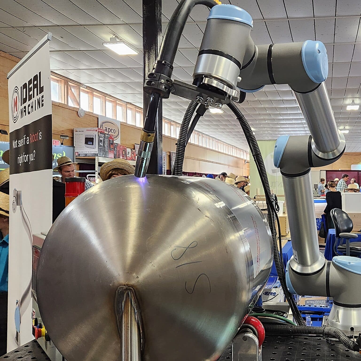 Collaborative Robots In Manufacturing | Cobot Automations