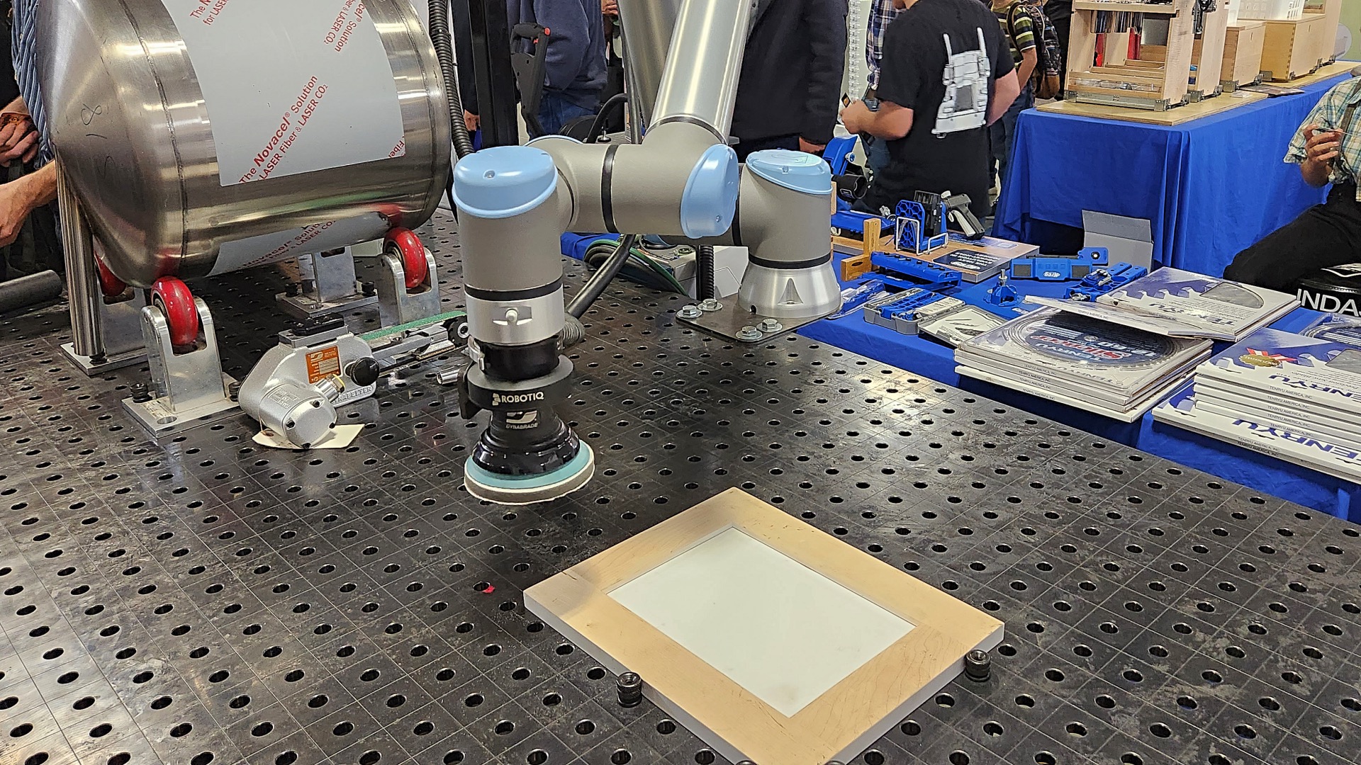 Collaborative Robots In Manufacturing | Cobot Automations